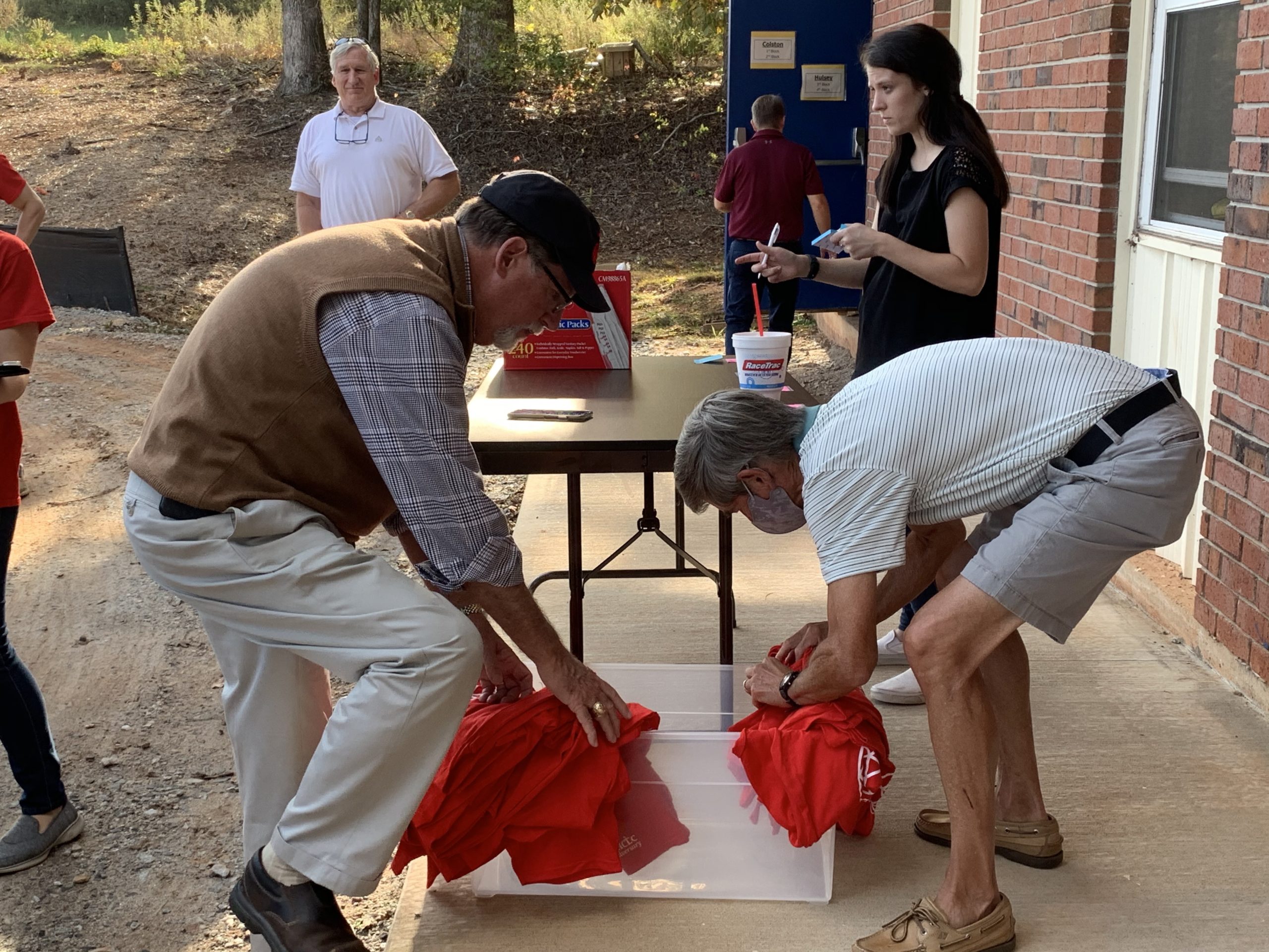 HCLC's drive-through dinner raises over $5K - Now Habersham