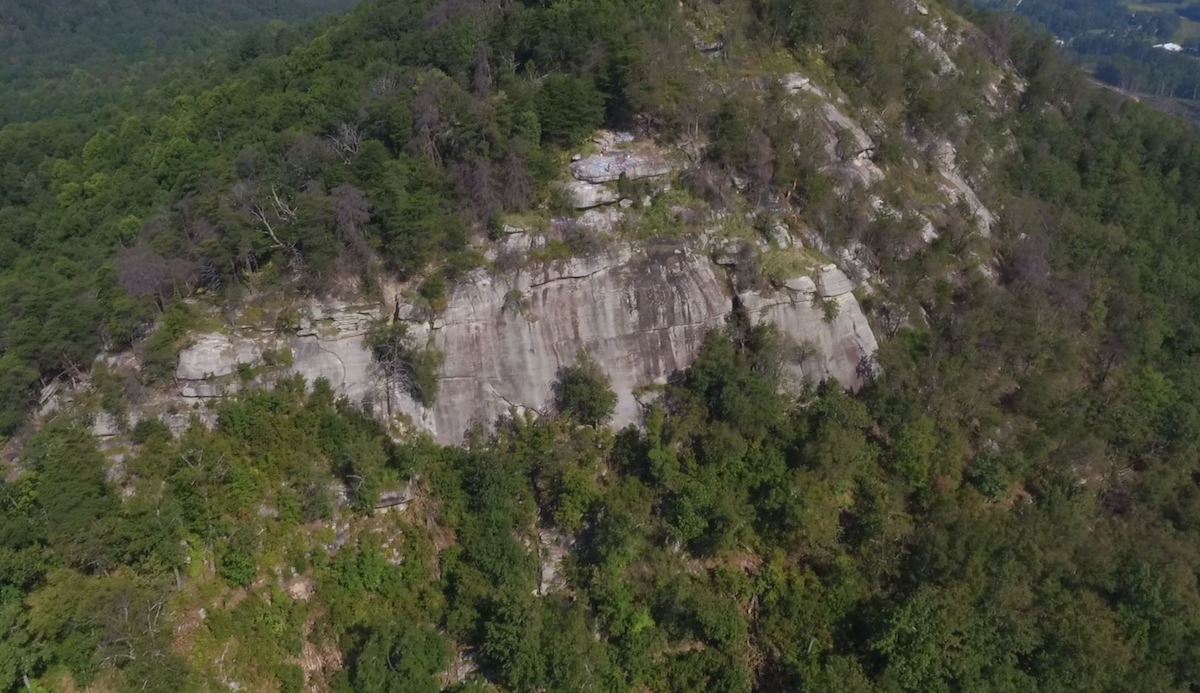 Woman airlifted to hospital after 100-foot fall from Currahee Mountain ...
