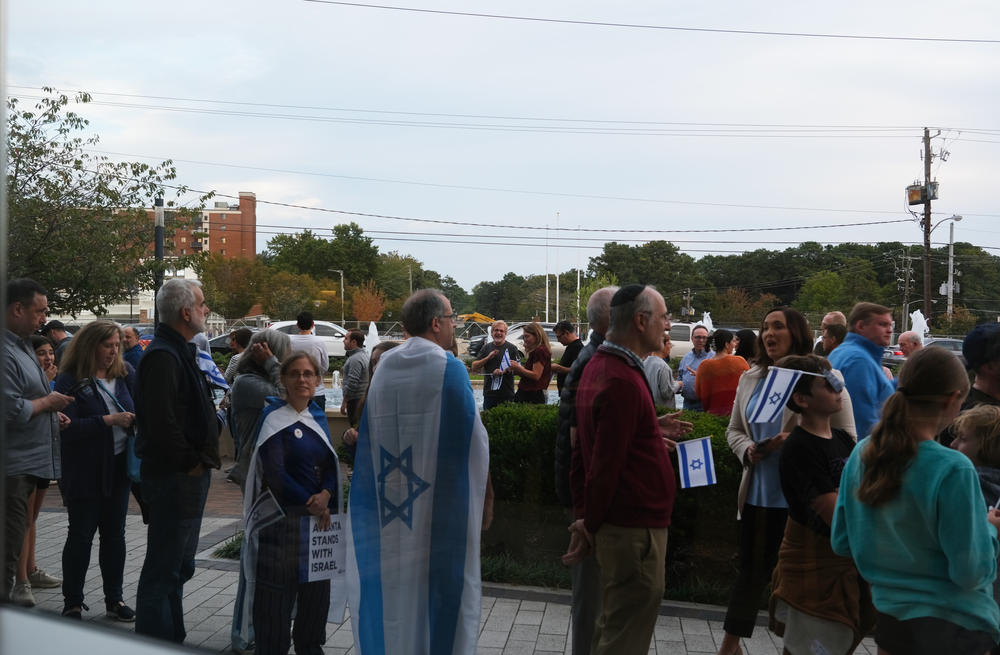 Thousands gather in Sandy Springs to support Israel and the Jewish ...