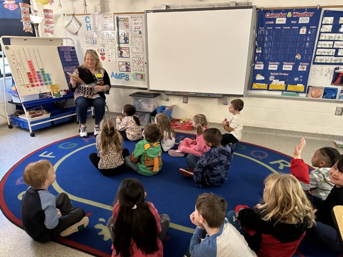 Local students embrace love of reading on Read Across America Day - Now ...