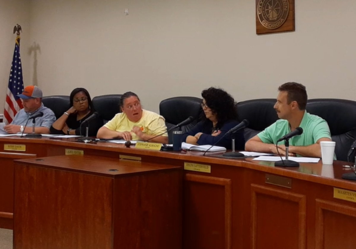Baldwin Council clashes over city administrator's proposed pay raise ...
