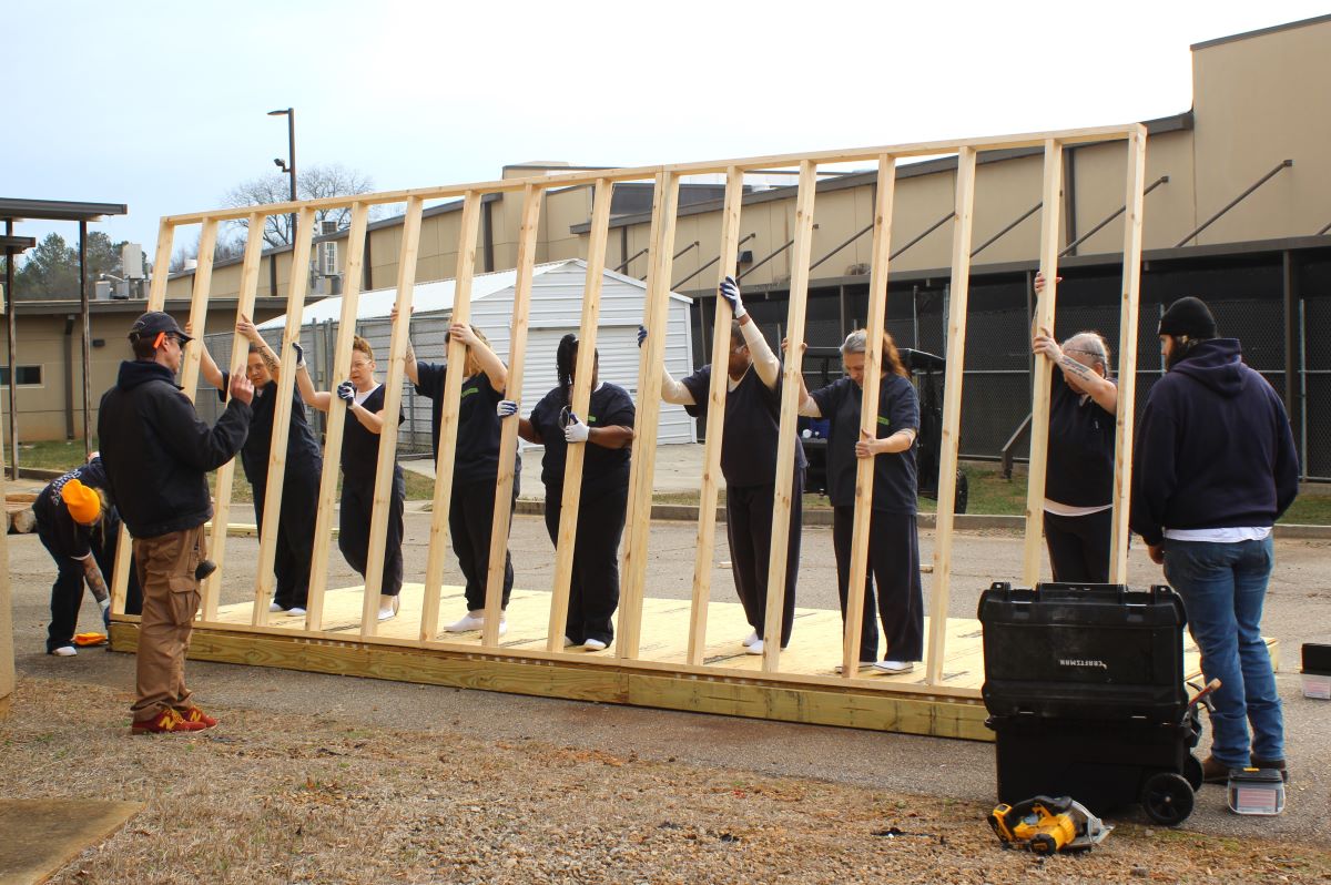Clarke County jail inmates find freedom in construction work - Now Georgia