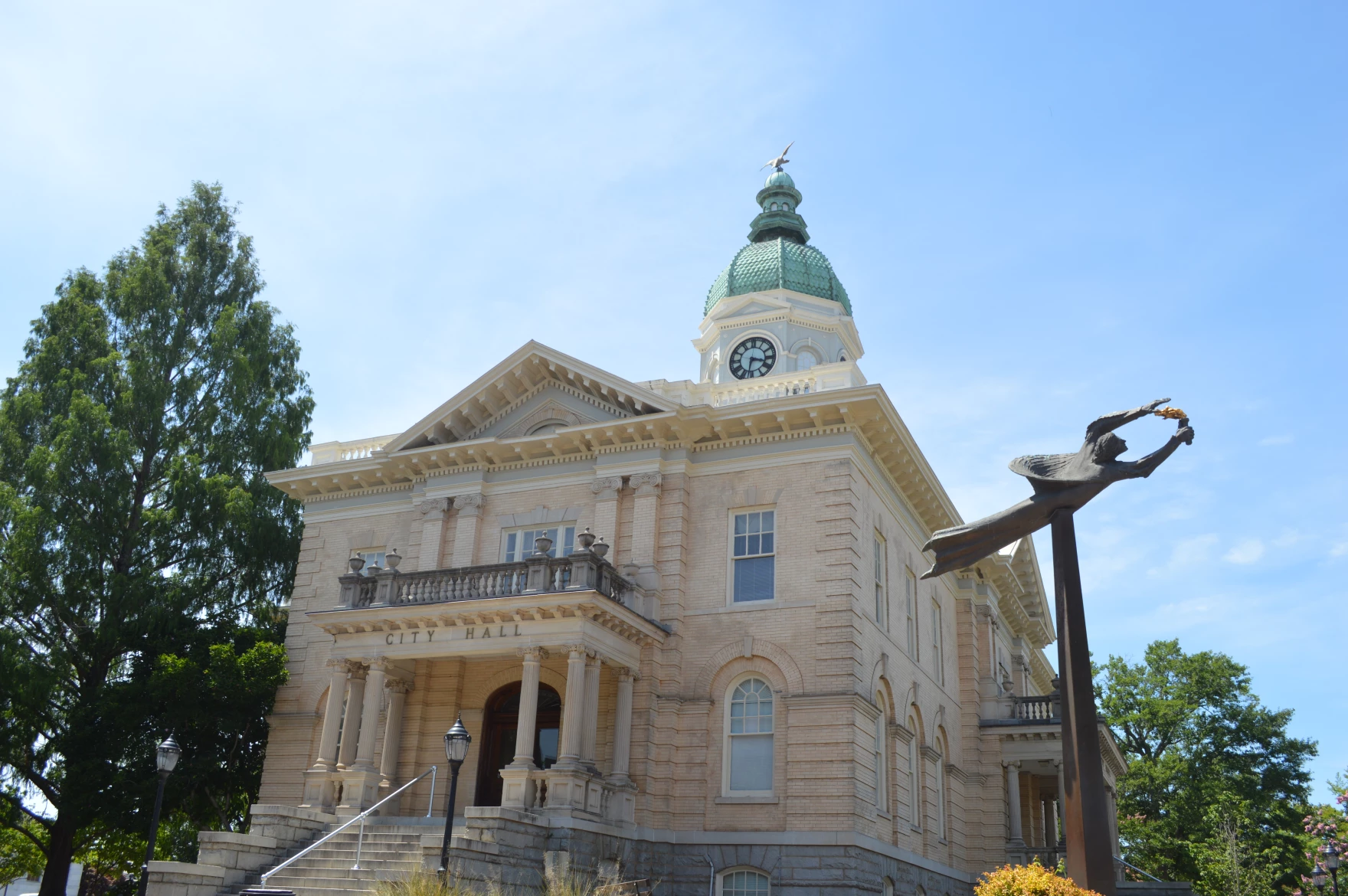 'Safe haven' resolution expected to bring activists to Athens City Hall ...