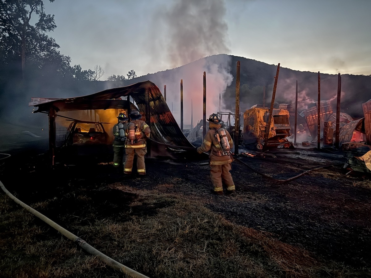 Fire destroys pole barn in White County - Now Georgia