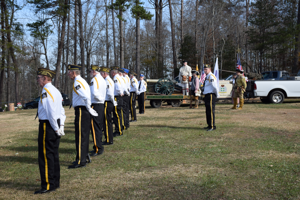 Veterans organizations and families honor service members with wreath ...