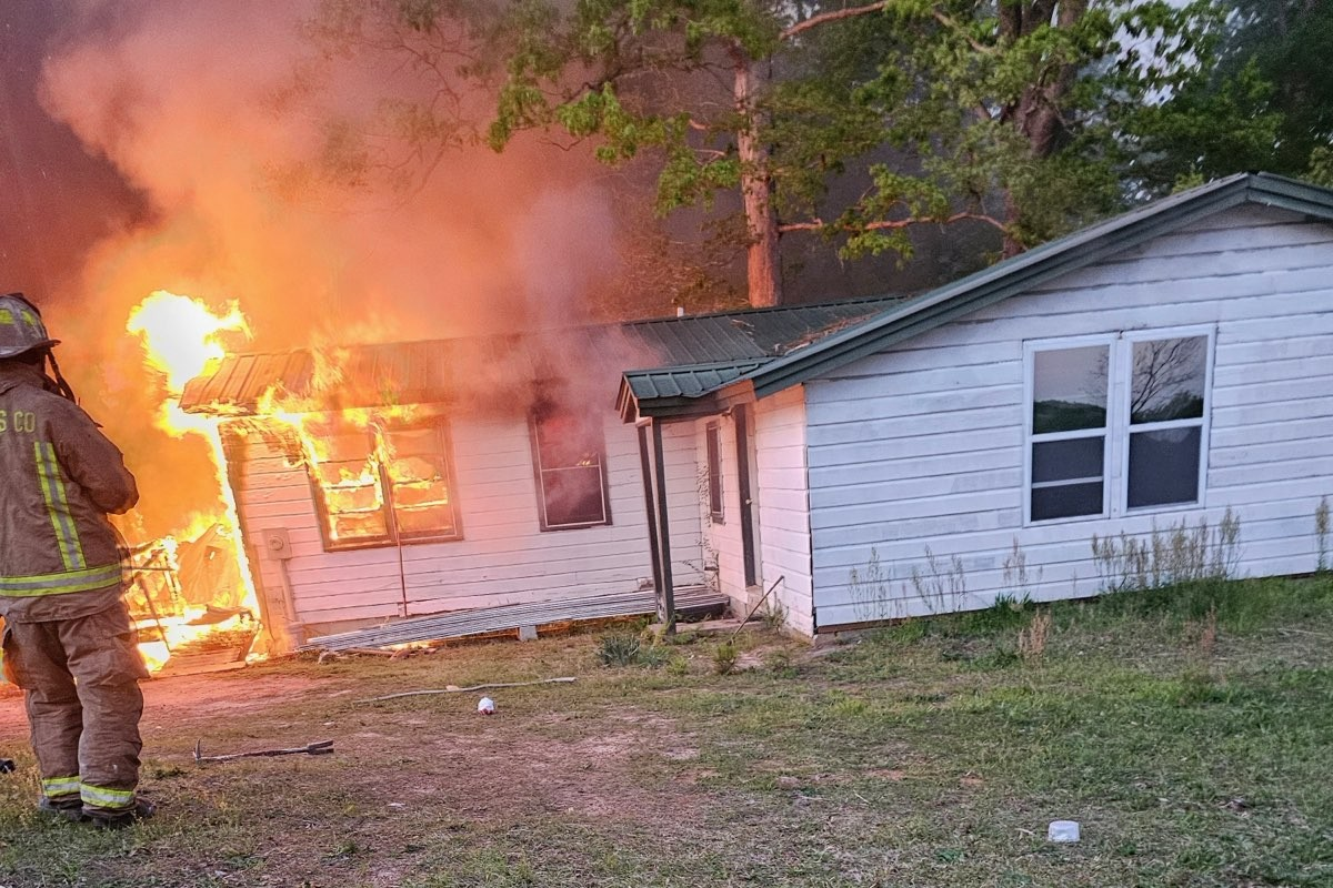 Structure fire contained in Commerce; no injuries reported - Now Georgia