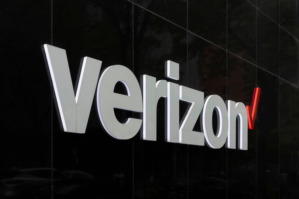 Verizon outage disrupts calling and data services for wireless ...