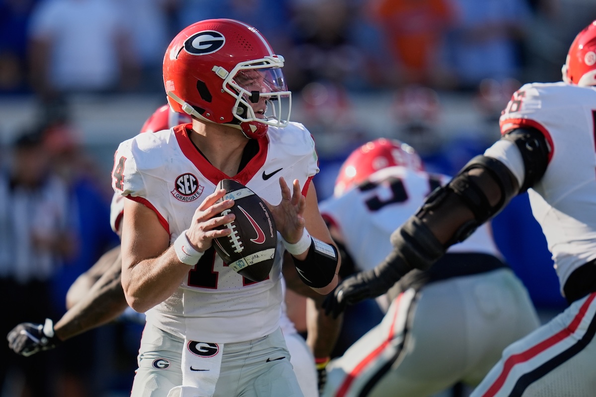 No. 5 Georgia rallies and escapes with a 24-20 victory against Florida ...