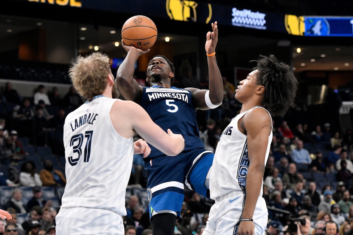 Hawks address persistent lack of depth at center by acquiring Jock ...