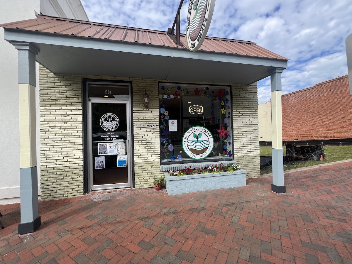 Clarkesville Square welcomes The Mindful Market with ribbon cutting ...